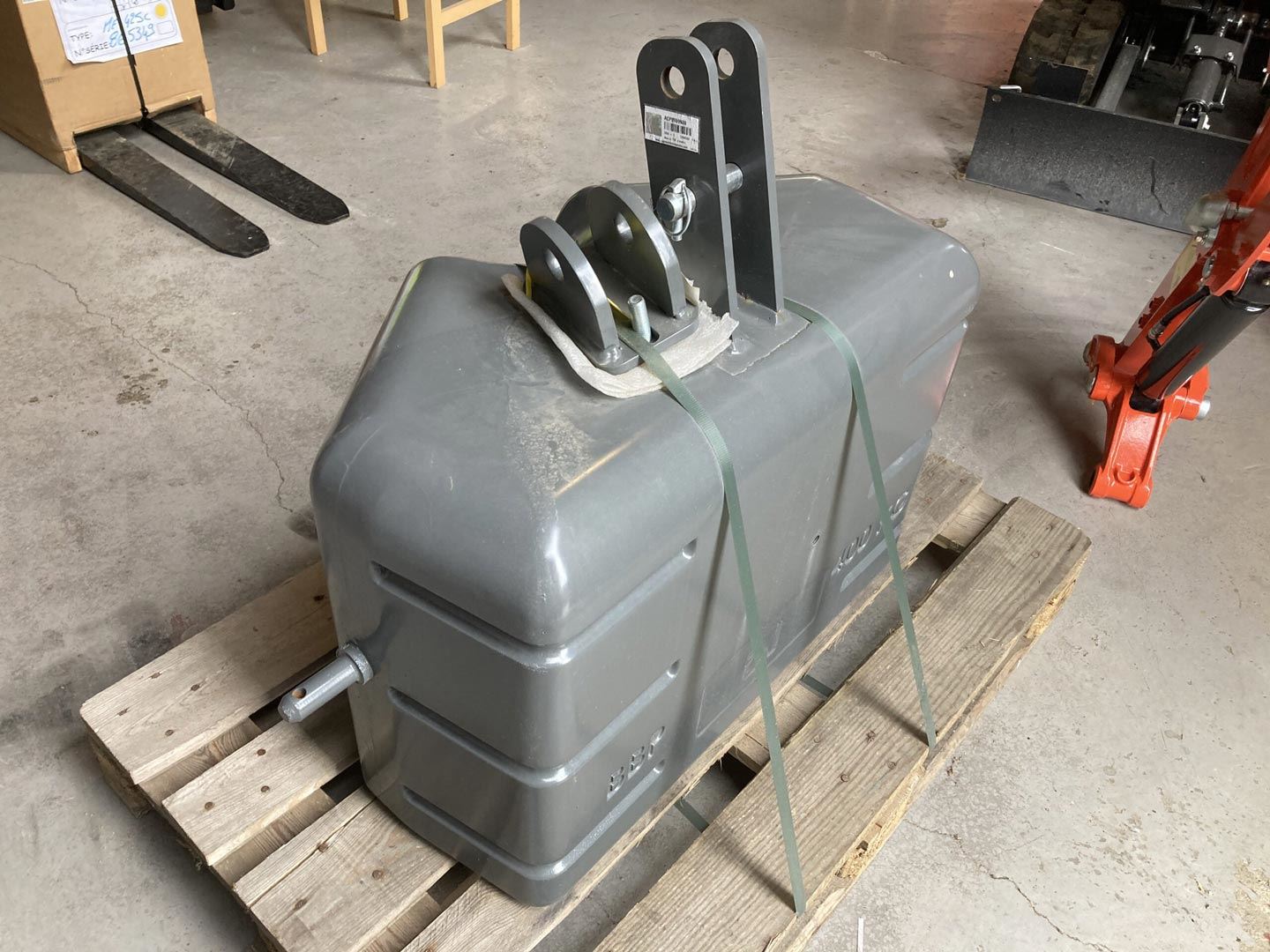 Agco 400kg weight block