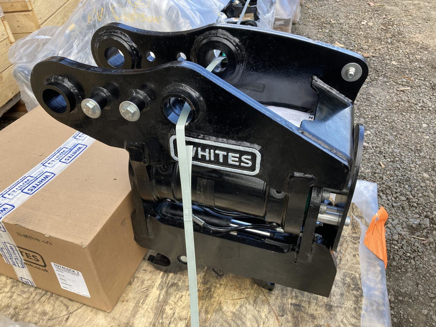 Whites 5 tonne tilting hitch