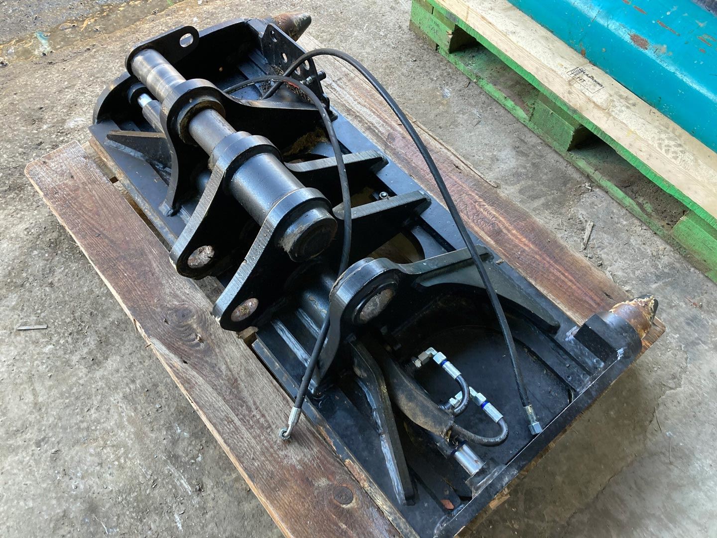 Manitou MLA Pin & Cone headstock