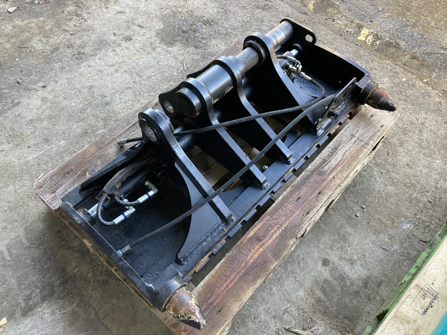 Manitou MLA Pin & Cone headstock