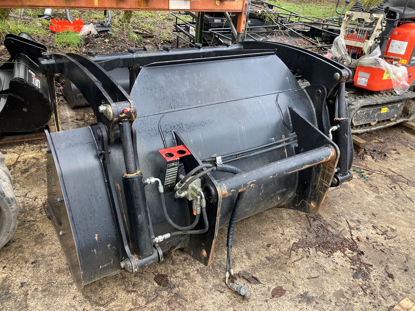 Manitou 6ft bucket grab