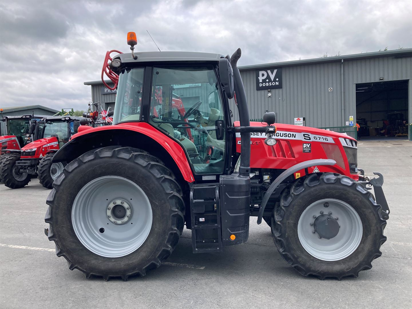 Massey Ferguson 6716S 'Dyna-VT' Tractor