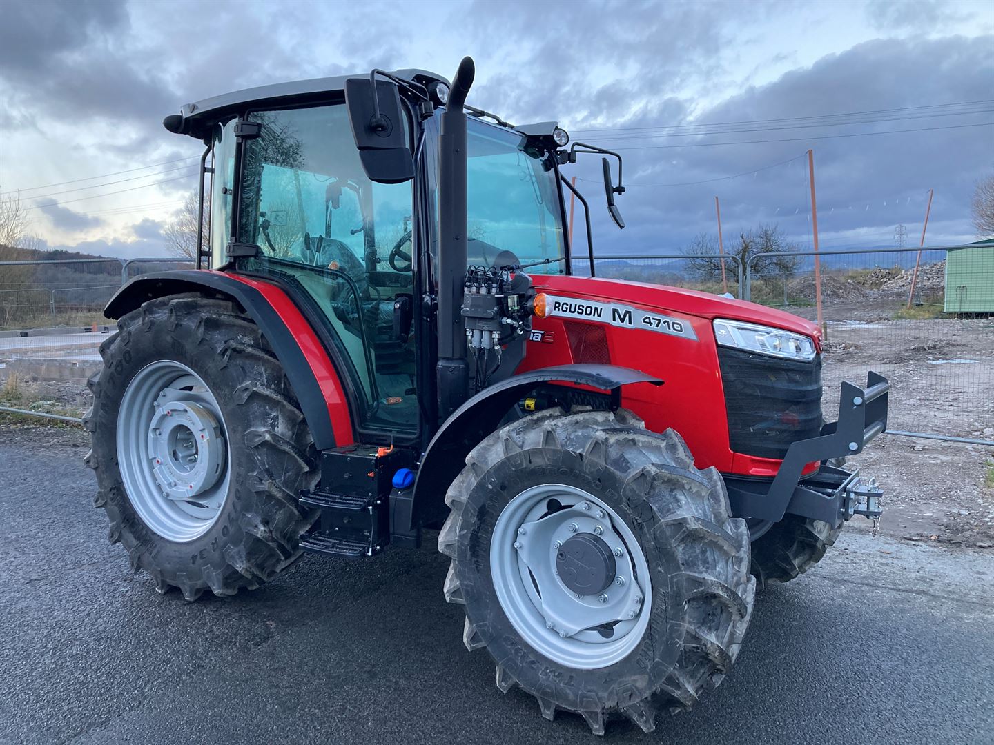 Massey Ferguson 4710M 'D2' Loader Tractor